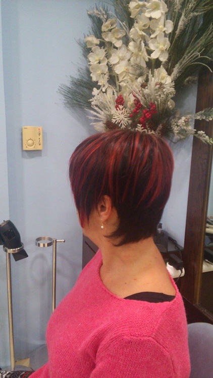 ΚΟΜΜΩΤΗΡΙΟ ΜΑΝΙΚΙΟΥΡ ΓΕΡΑΚΑΣ | GLAMOROUS HAIR STYLE » BeautyBooking.gr