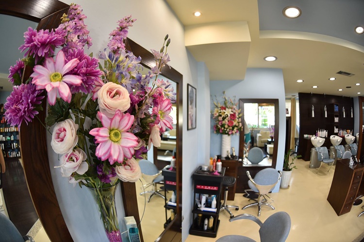 ΚΟΜΜΩΤΗΡΙΟ ΜΑΝΙΚΙΟΥΡ ΓΕΡΑΚΑΣ | GLAMOROUS HAIR STYLE » BeautyBooking.gr