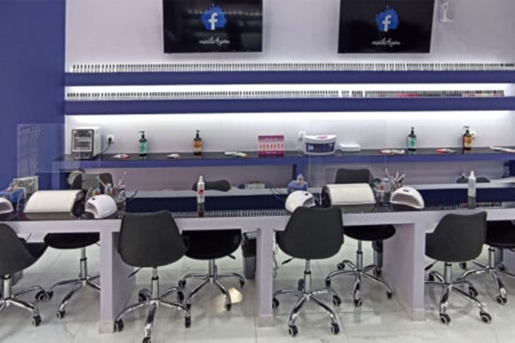 ΜΑΝΙΚΙΟΥΡ ΠΕΝΤΙΚΙΟΥΡ ΑΠΟΤΡΙΧΩΣΗ ΧΑΛΑΝΔΡΙ | NAILS 4 YOU » BeautyBooking.gr